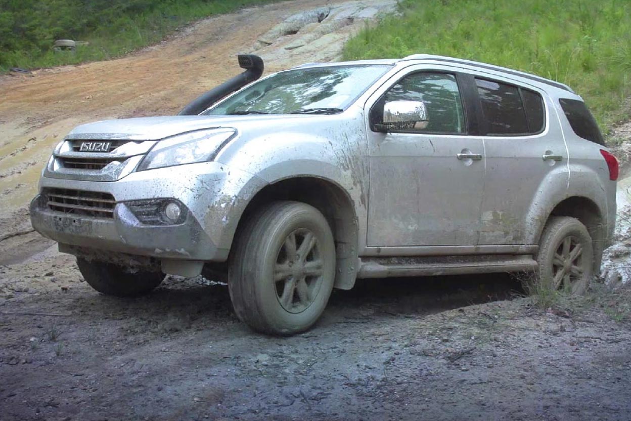 Sand Driving - 4x4 Tips | Isuzu UTE Australia